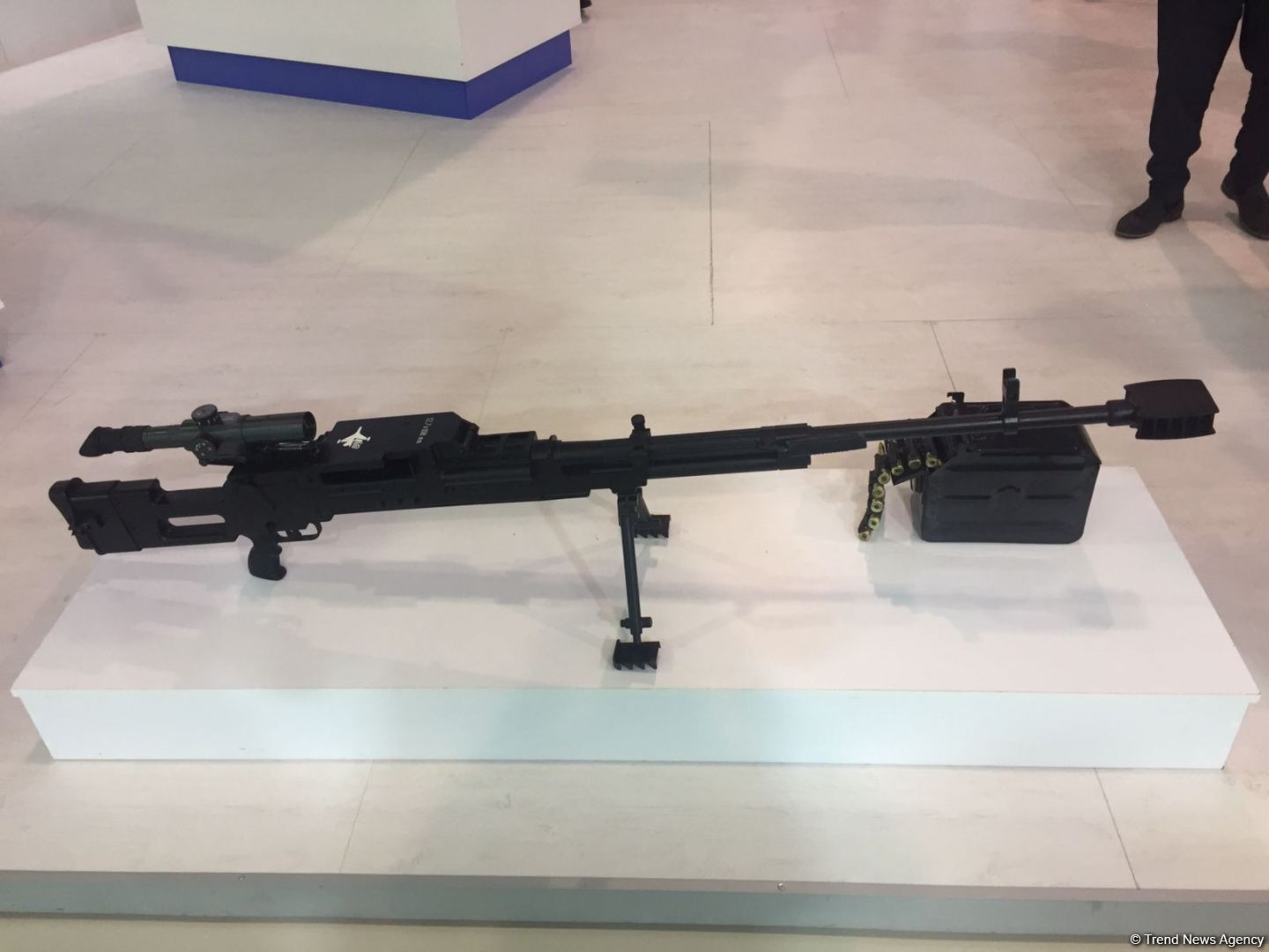 Azerbaijan showcases new homemade machine gun at ADEX-2022 (PHOTO ...
