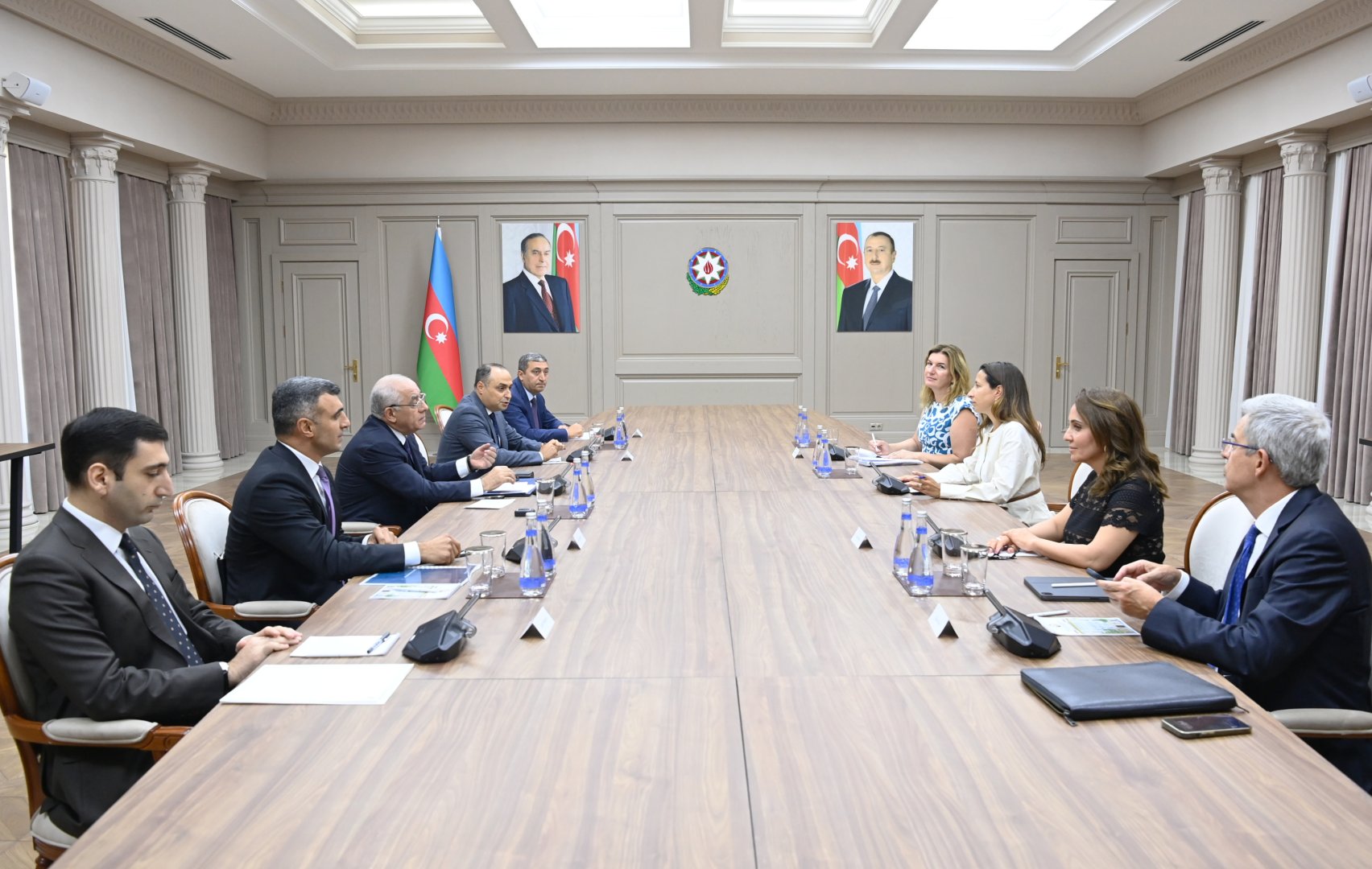 Azerbaijani PM, IFC delegation parley joint work within COP29 - Trend.Az