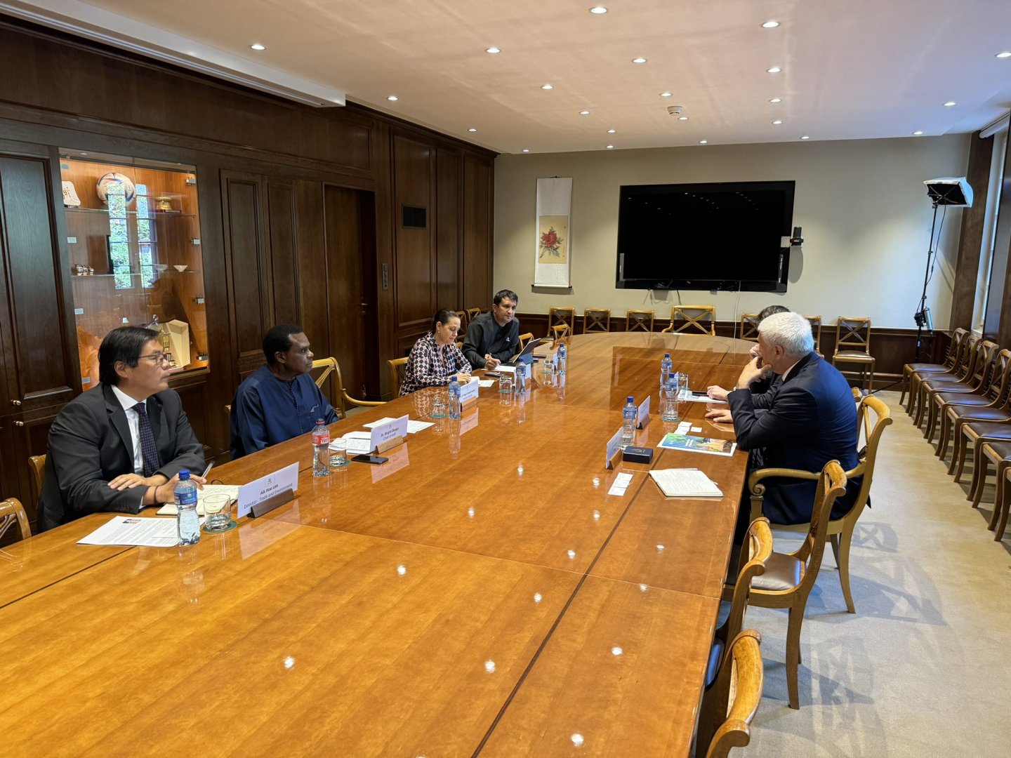 NGIC members meet WTO staff (PHOTO) - Trend.Az